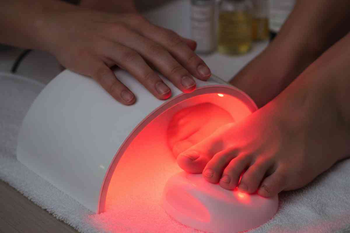 How to Use Red Light Therapy for Nail Fungus Treatment? – Heavenly Heat ...