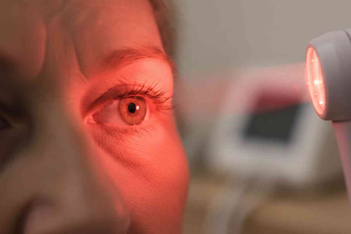 Can Red Light Therapy Help Age-Related Macular Degeneration (AMD ...